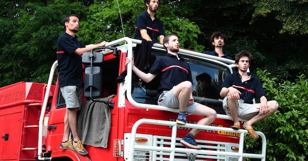 Les Pompiers - Premier album