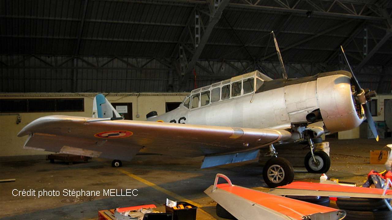 Un North Américan SNJ au CAEA - Ulule