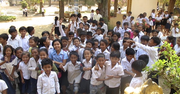 Give School Uniforms to Cambodian Pupils - Ulule