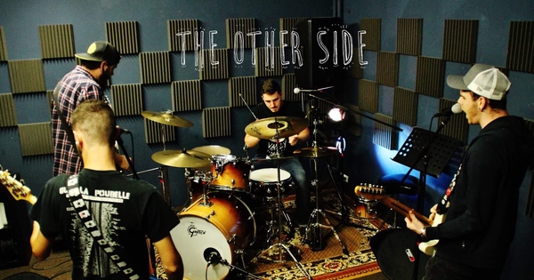Premier EP de The Other Side