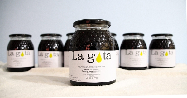 Defensa de la abeja ibérica